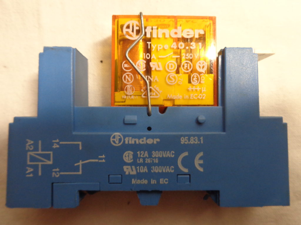 Finder TYP. 40.31 230V ~ AC Relais Mit Sockel - Michl's Onlineshop OG