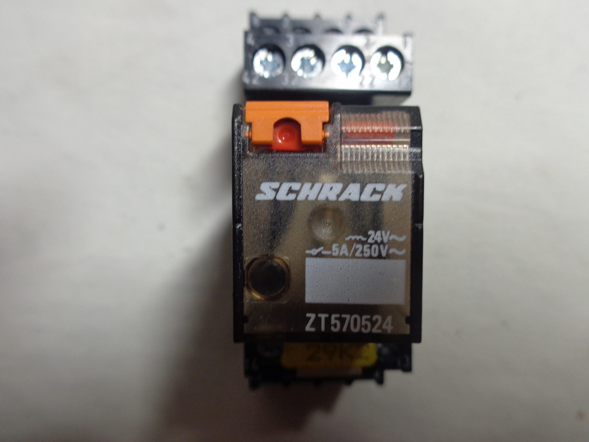 Schrack ZT570524 Relais Mit Sockel - Michl's Onlineshop OG