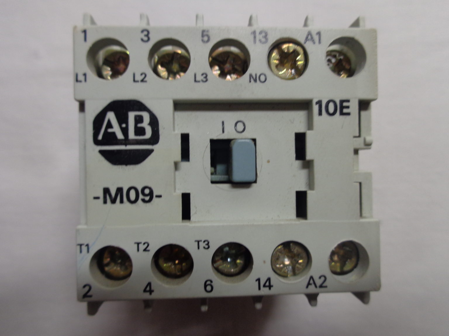 AB Allen-Bradley M09-10E 100-M09N*3 230V 50/60HZ - Michl's Onlineshop OG