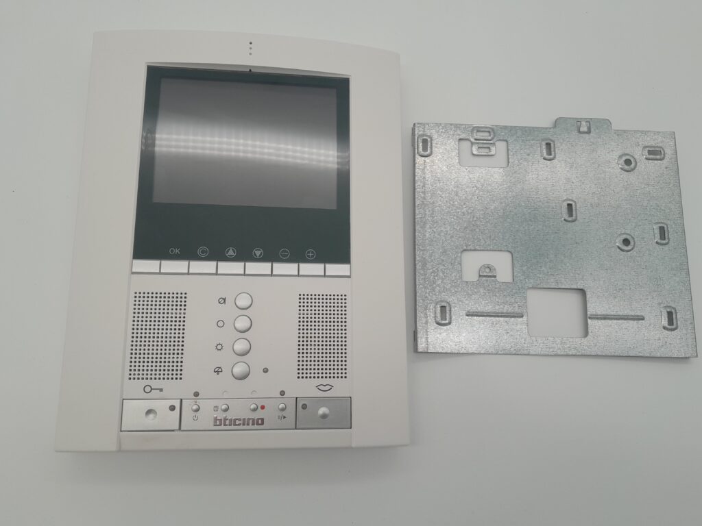 Bticino Pivot Innenstelle 344172 Mit Wandhalterung - Michl's Onlineshop OG