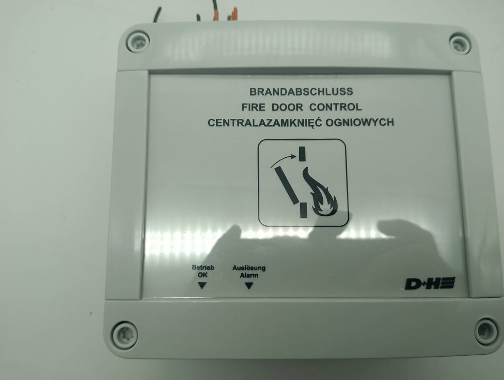 D+H Brandabschluss Fire Door Control, Panel BAZ 04 Input 230V/15 VA/50 ...